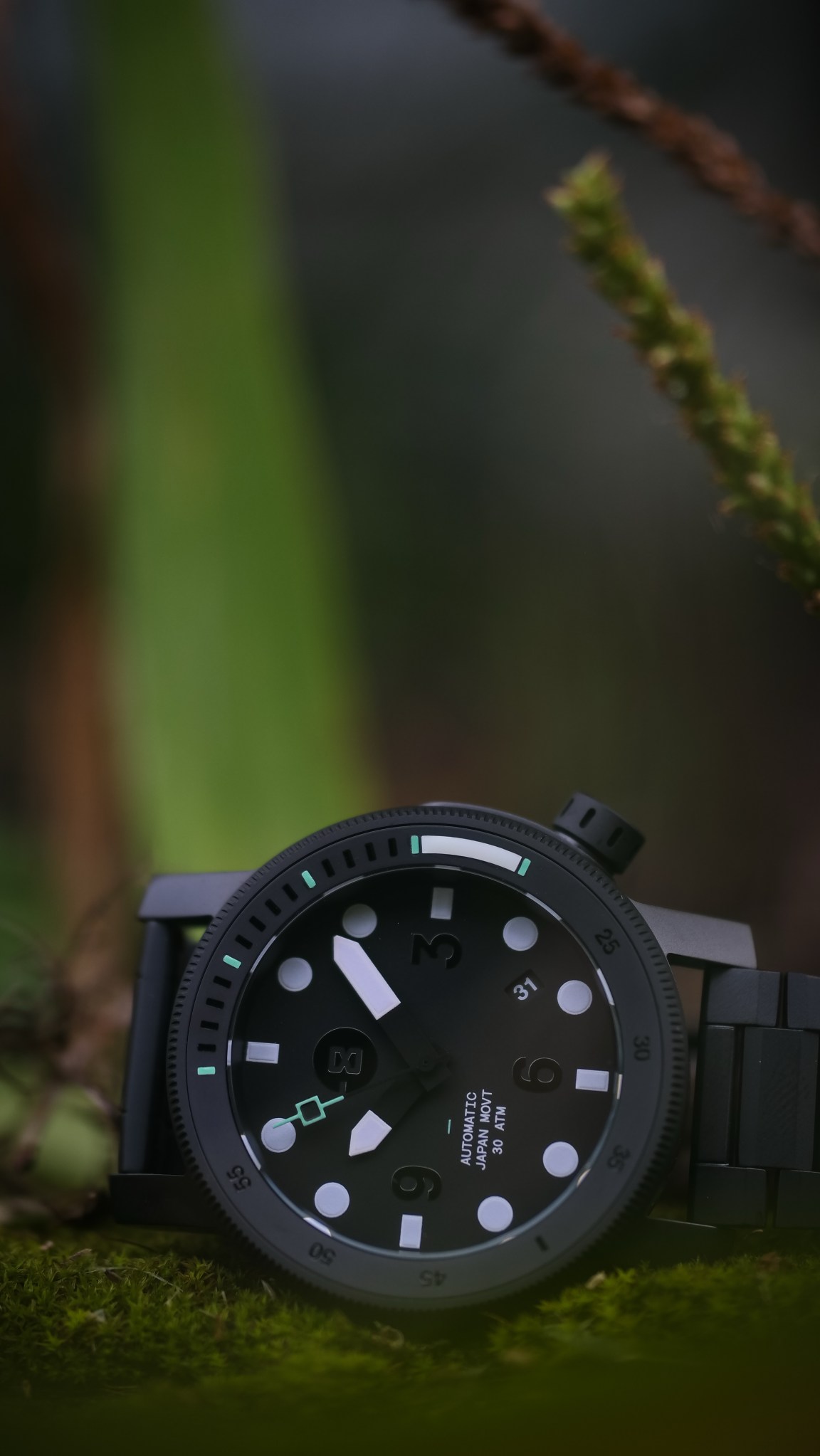 Watch Review: Minus 8 Diver 2.0 – Time to Blog Watches