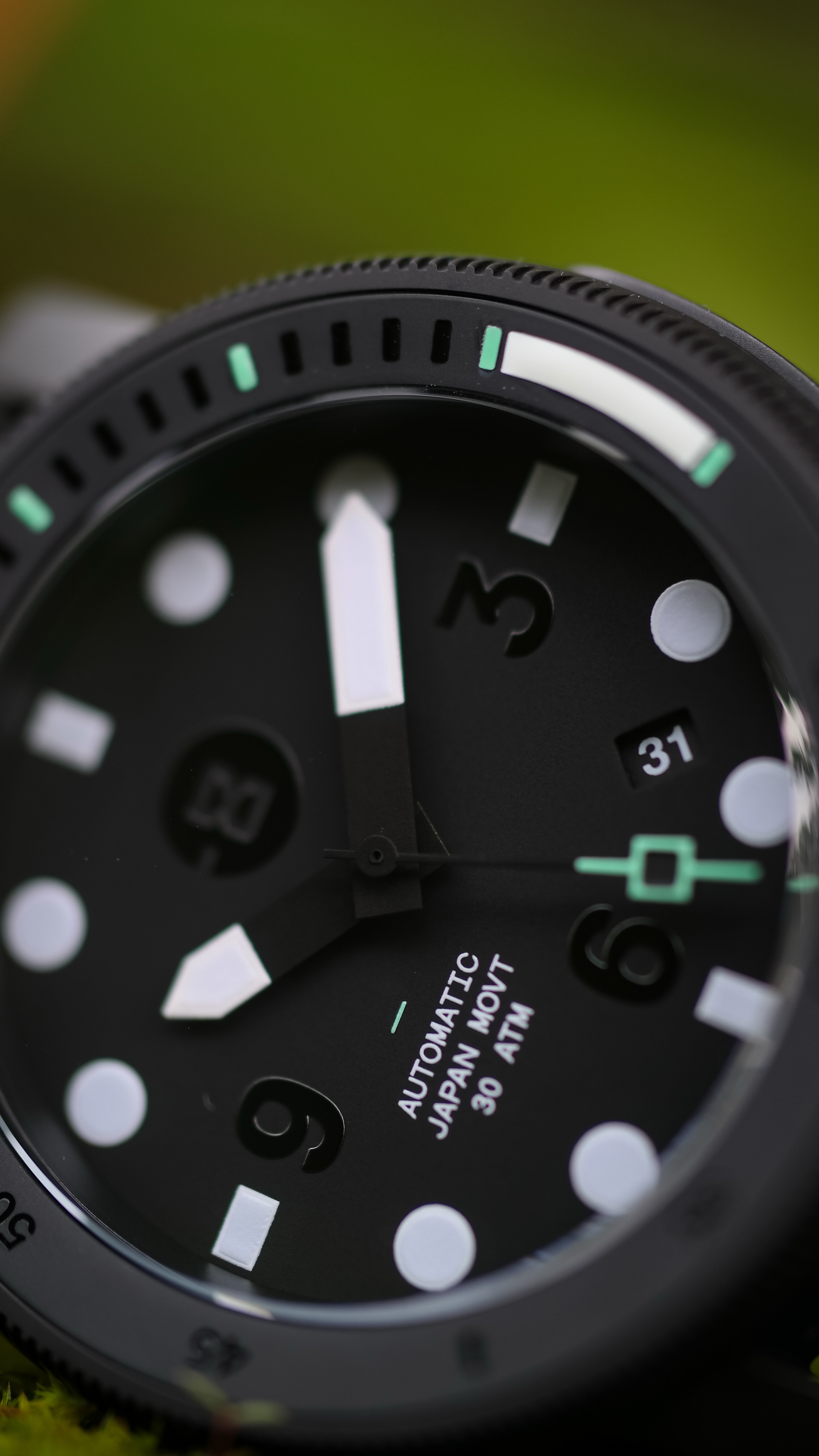 Watch Review: Minus 8 Diver 2.0 – Time to Blog Watches