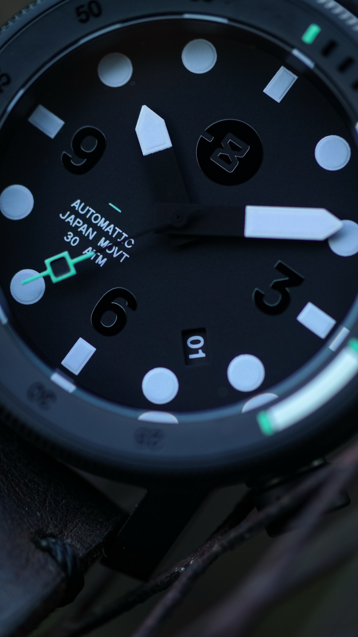 Watch Review: Minus 8 Diver 2.0 – Time to Blog Watches